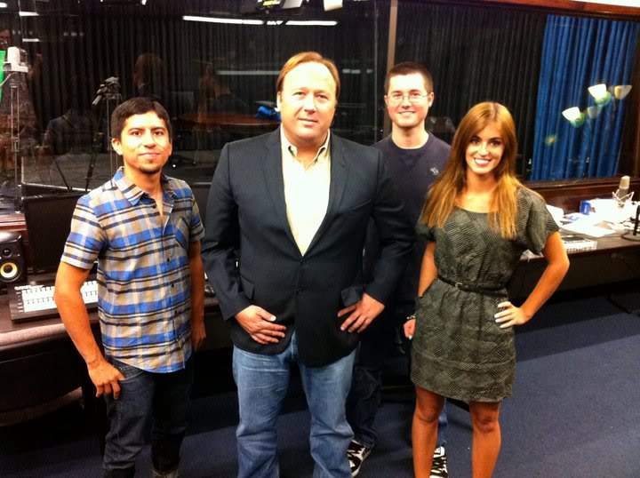 Show de Alex Jones menciona éxito de Verdad Ahora y filtración de ...